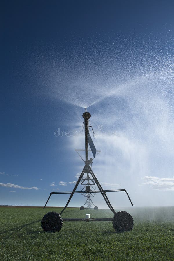 Center pivot irrigation 3 stock image. Image of grass - 26488969