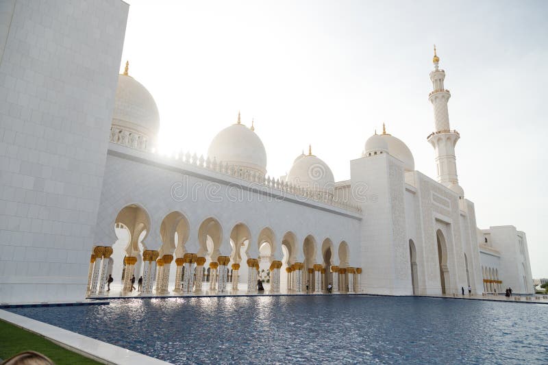 The Center of the Sheikh Zayed Grand Mosque in Abu Dhabi Stock Image ...