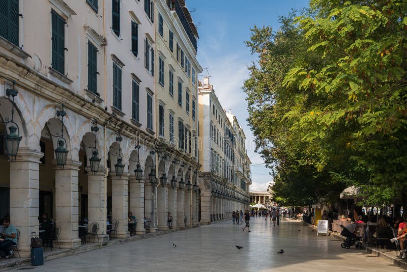 Central corfu greece plaza redaktionell arkivfoto. Bild av lopp - 72295803