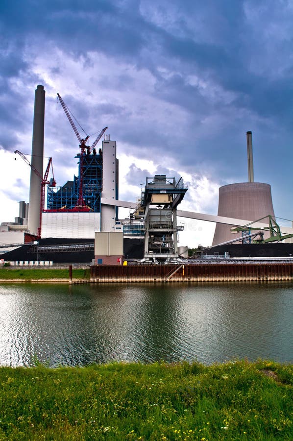 Central eléctrica alemana imagen de archivo. Imagen de torre - 20729207