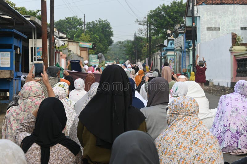 Eid Al-Fitr editorial photography. Image of decoration - 275866037