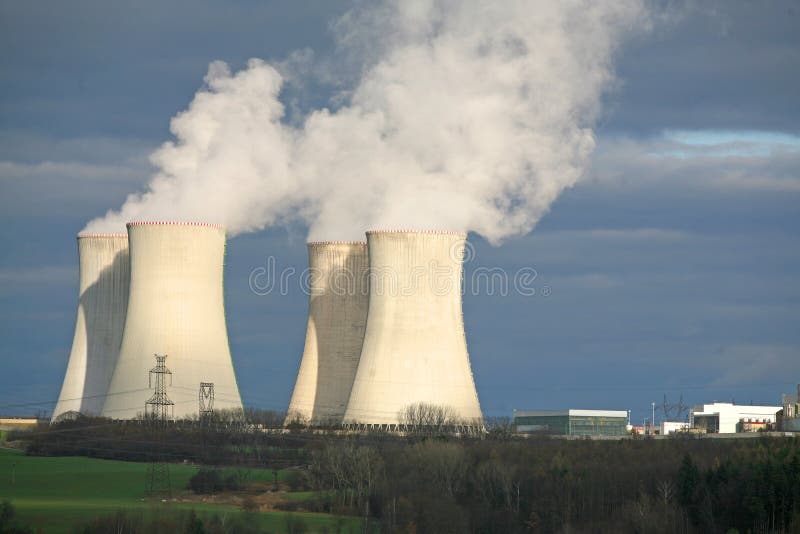 Central nuclear imagen de archivo. Imagen de potencia - 7453793