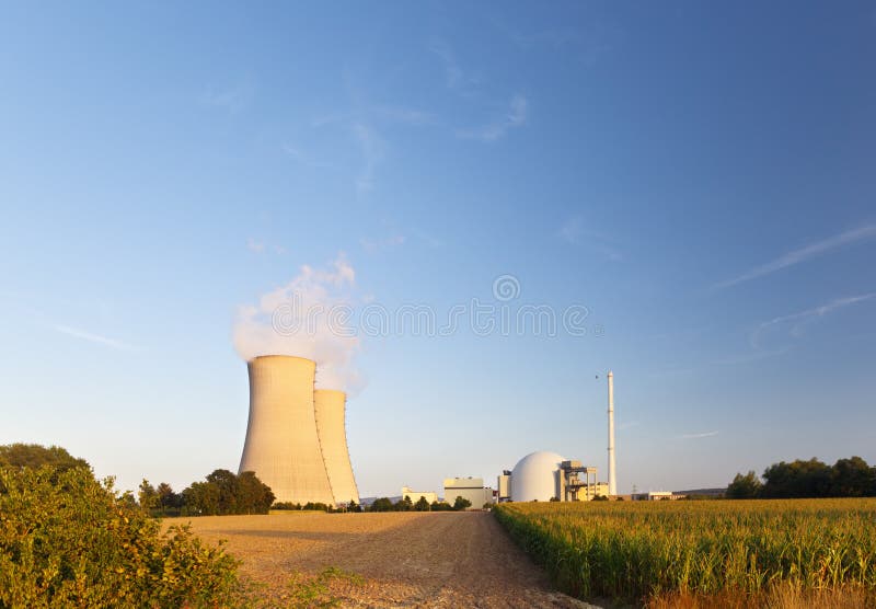 Edificio Del Reactor De La Central Nuclear Foto de archivo - Imagen de ...
