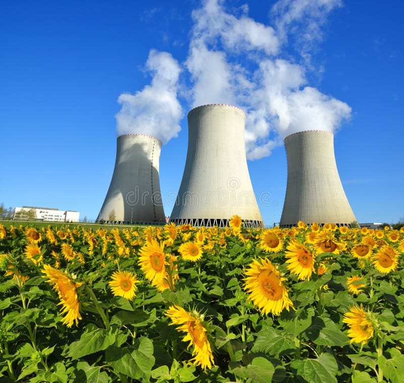 Central Nuclear En Bombilla Foto de archivo - Imagen de industrial ...