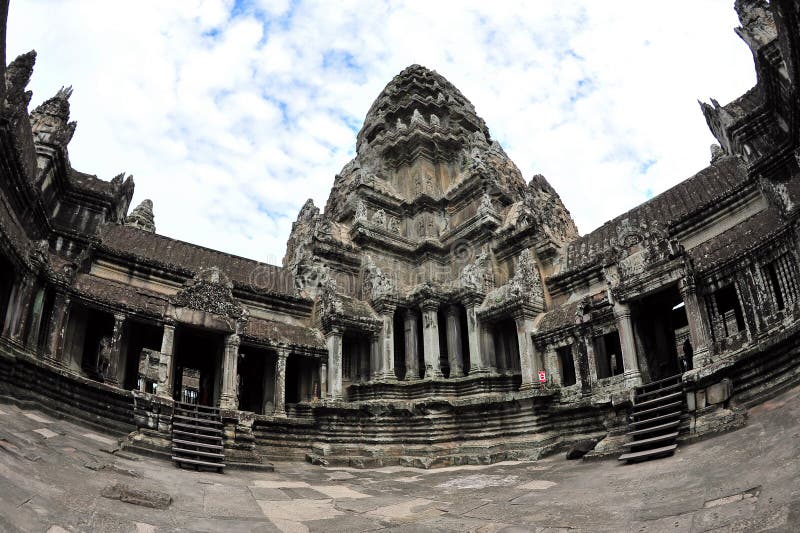 Central Tower and Pool of Angkor Wat Temple Stock Photo - Image of ...