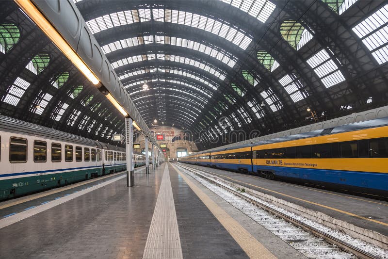 Central Train Station in Milan Editorial Photography - Image of express ...