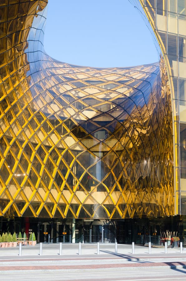 Centre commercial moderne photo stock. Image du affaires - 33211936