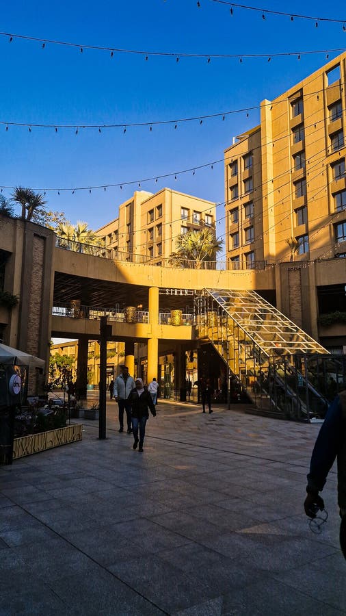 Centro Comercial Modern Arkan Plaza En El Cairo Egipto Fotografía ...