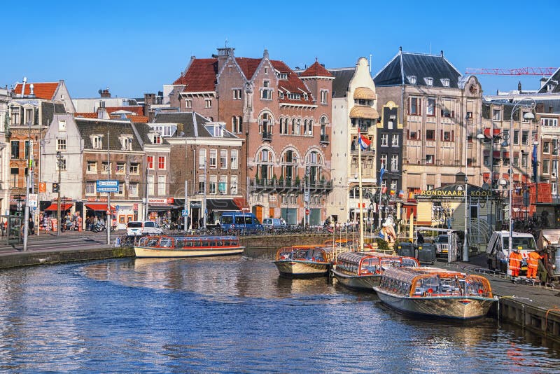 Centro De Ciudad De Amsterdam Imagen editorial - Imagen de cielo ...