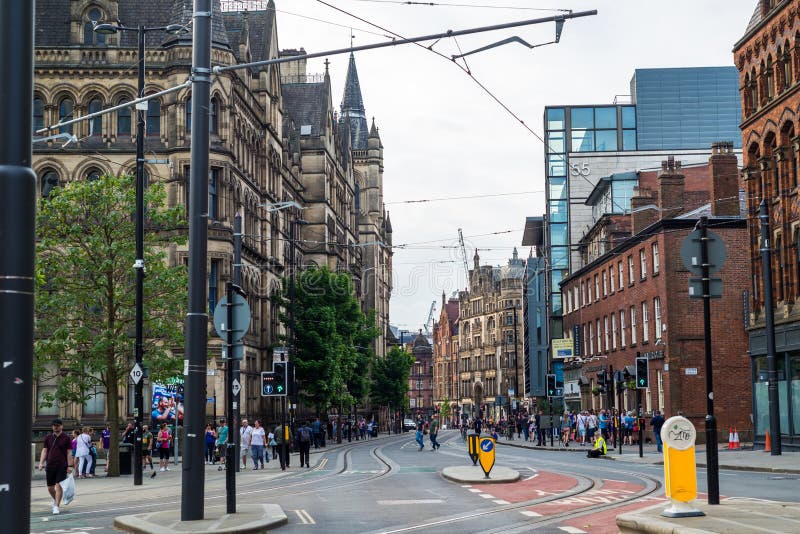 Centro De Ciudad De Manchester Durante Día Soleado Agradable Foto ...