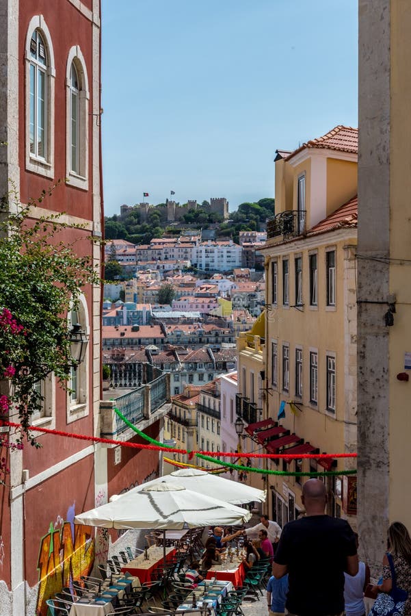 Centro de Lisboa, Portugal foto editorial. Imagem de destino - 110396456