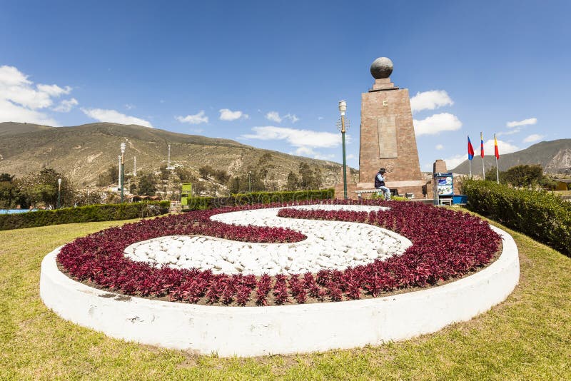Centro Del Monumento Del Mundo Imagen editorial - Imagen de parque ...