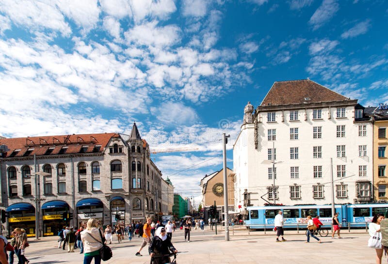 Centro di Oslo immagine stock editoriale. Immagine di stazione - 30552314
