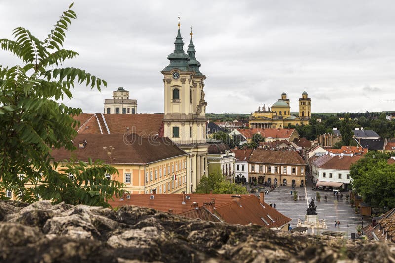 Centrum van Eger stock foto. Image of basiliek, historisch - 76041718