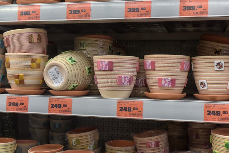 Ceramic flower pots shop editorial photo. Image of ornamental - 55939556