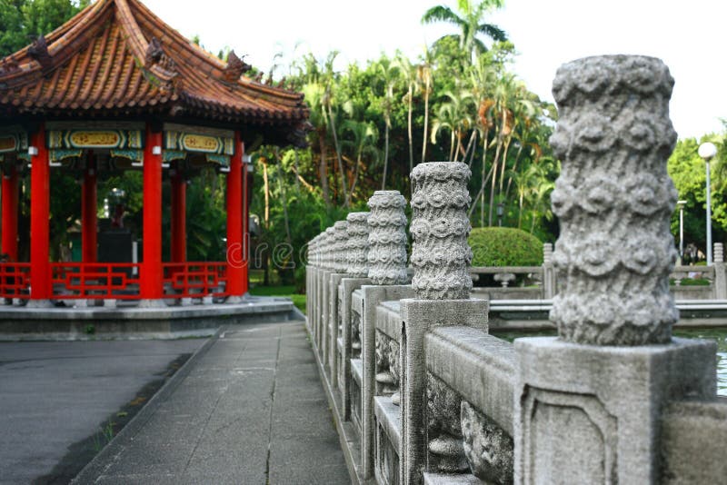 Cerca Da Pedra Do Parque Da Paz Foto de Stock - Imagem de horizontal ...