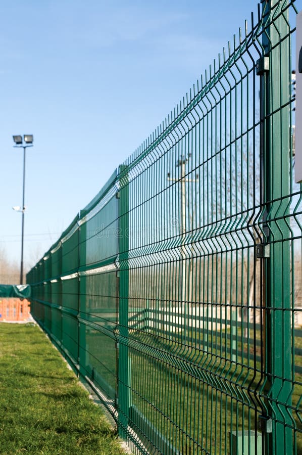 Cerca revestida do Pvc imagem de stock. Imagem de defesa - 42171023