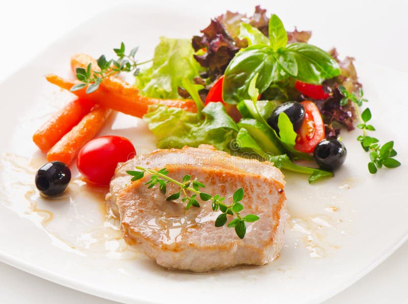 Cerdo Asado Con Las Verduras Foto de archivo - Imagen de carne ...