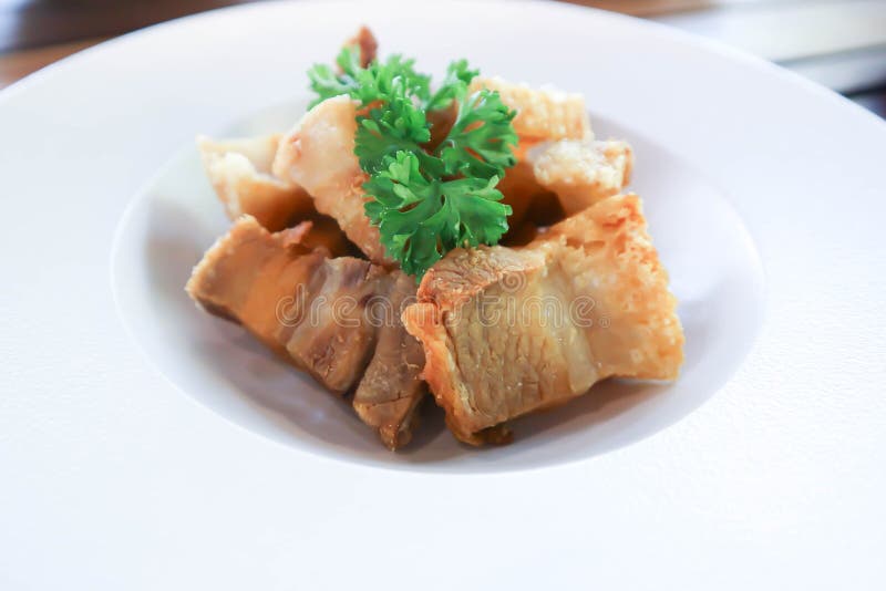 Cerdo Frito De Cerdo Frito O Cerdo Crujiente Imagen de archivo - Imagen ...