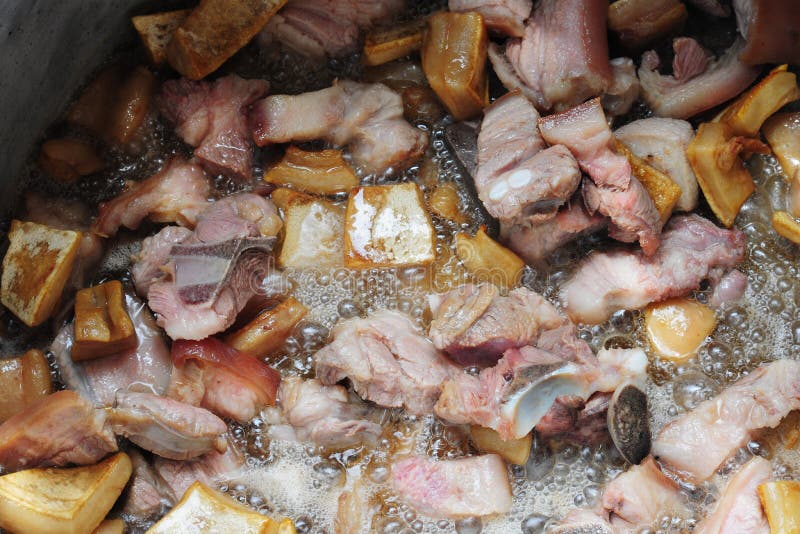 Cerdo Hervido En Una Olla Caliente Llamada Chicharon Ica Peru Imagen de ...