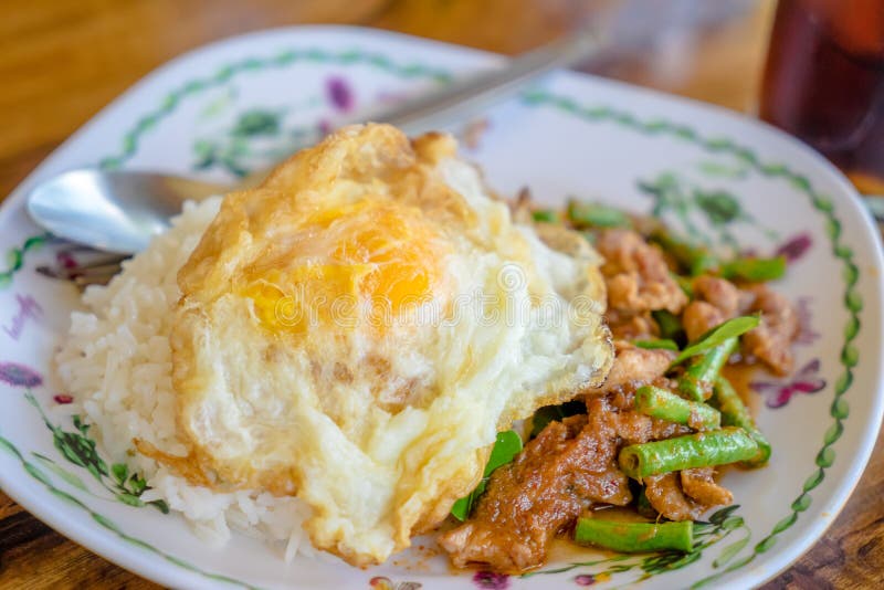 Cerdo picante frito imagen de archivo. Imagen de oriental - 51570917