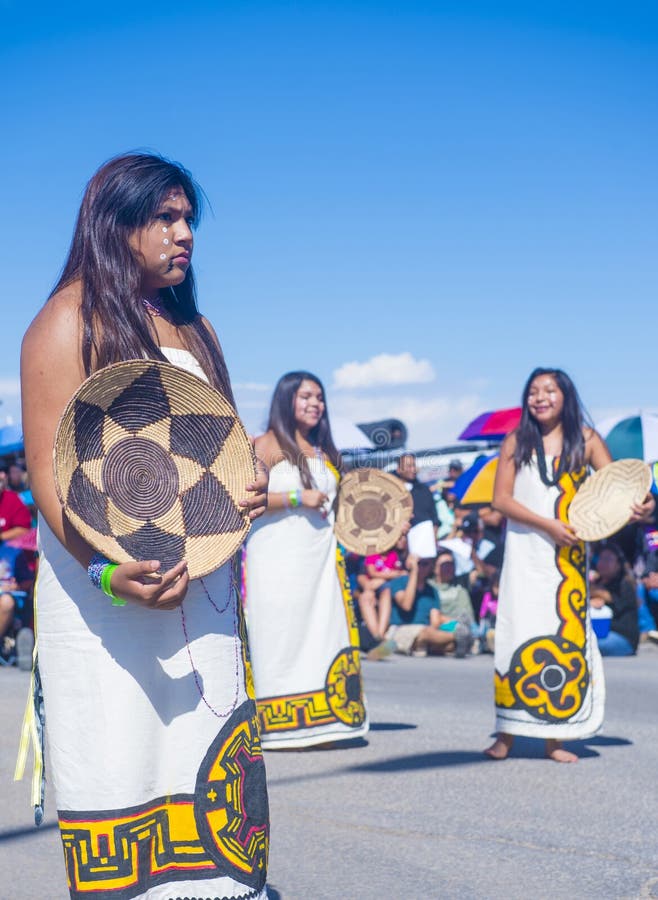 Ceremonial Indio Entre Tribus De Gallup Fotografía editorial - Imagen ...