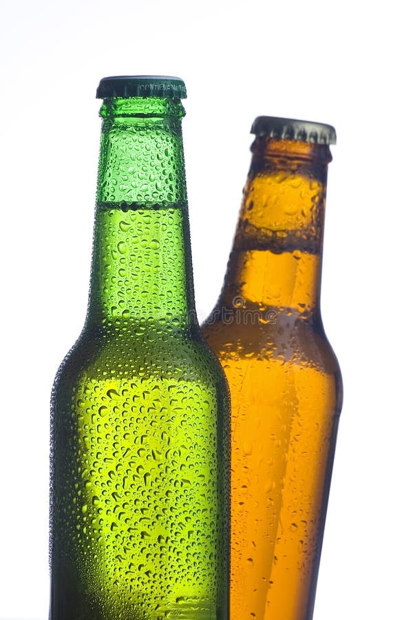 La Cerveza Fría Nestled En Hielo Machacado Foto de archivo - Imagen de ...