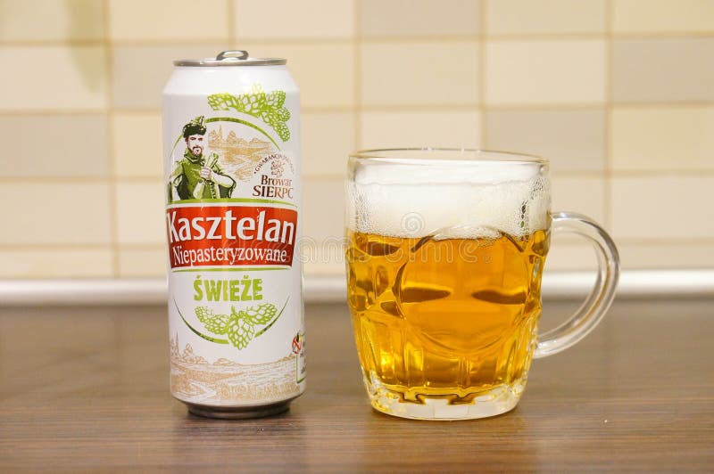 Cerveza polaca foto editorial. Imagen de botella, bebida - 44263291