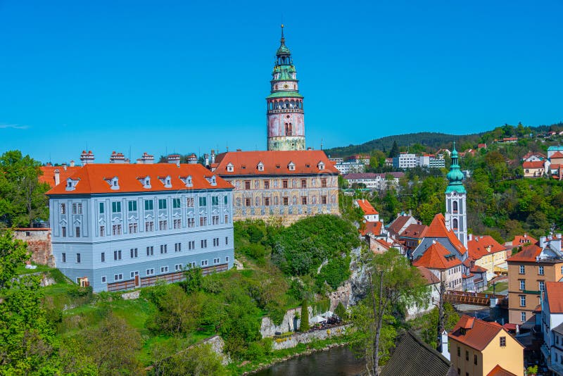 Cesky Krumlov Castle Overlooking Vltava River, Czech Republic Stock ...