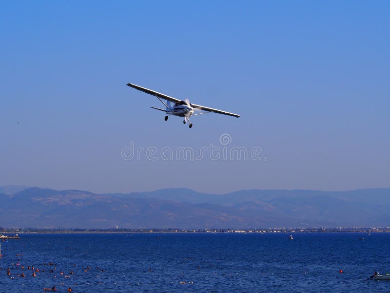 Cessna plane in flight stock image. Image of view, white - 24584051