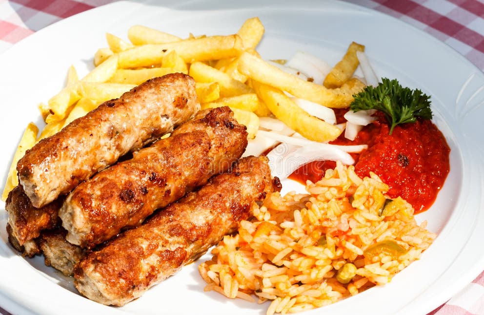 Cevapcici Med Ris Och Franska Struvor Fotografering för Bildbyråer ...