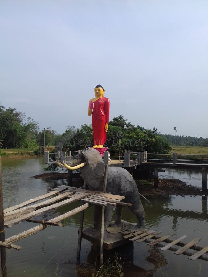 Ceylon buddha la estatua foto de archivo. Imagen de arte - 249071906