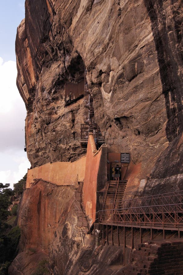Ceylon - Sigiriya - Lion S Rock Stock Photo - Image of ruin, rock: 15523264