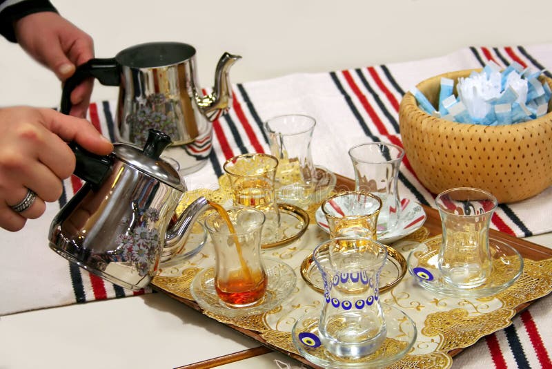Chá Turco Tradicional Bebendo Foto de Stock - Imagem de potenciômetro ...