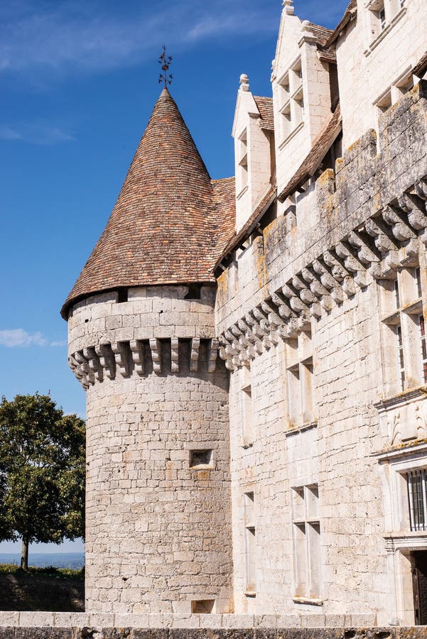 Château Monbazillac photo stock. Image du château, patrimoine - 34174332