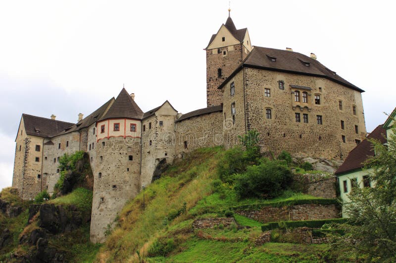 Ch?teau de Loket image stock. Image du noblesse, historique - 28069795