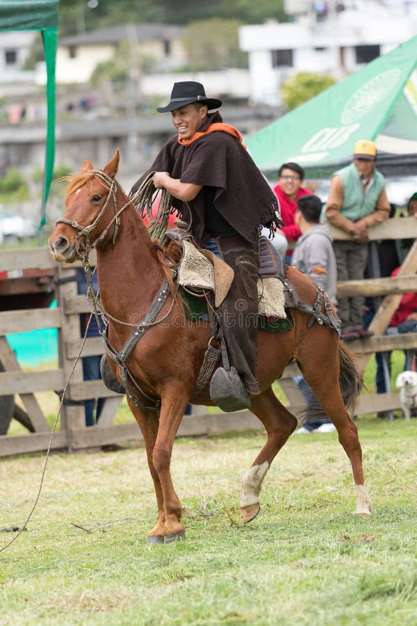 Chagra Se Vistió En Ponchos Tradicionales Fotografía editorial - Imagen ...