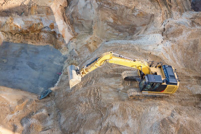 Chain_digger stock image. Image of machine, site, geotechnics - 121849661