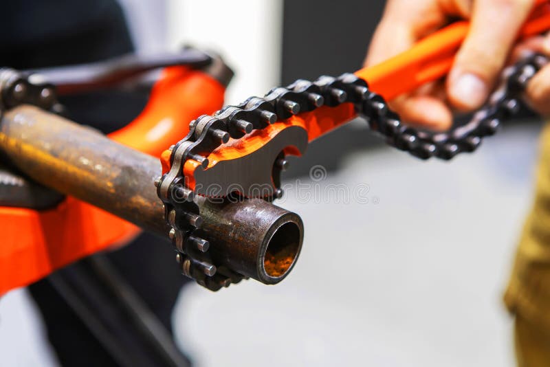 Chain Key. Modern Tools for Ease of Installation of Varying Complexity ...