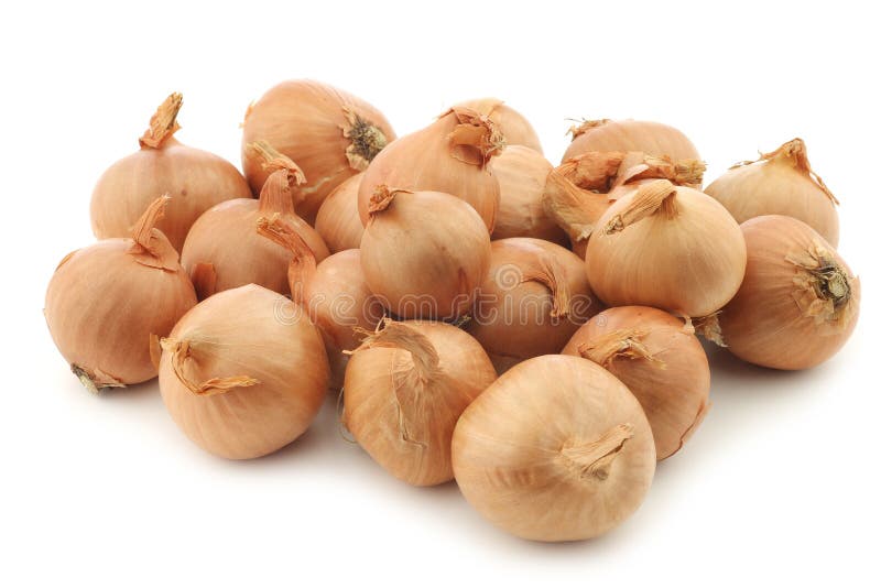 Dos Chalotes Y Un Corte Uno Imagen de archivo - Imagen de chalotes ...