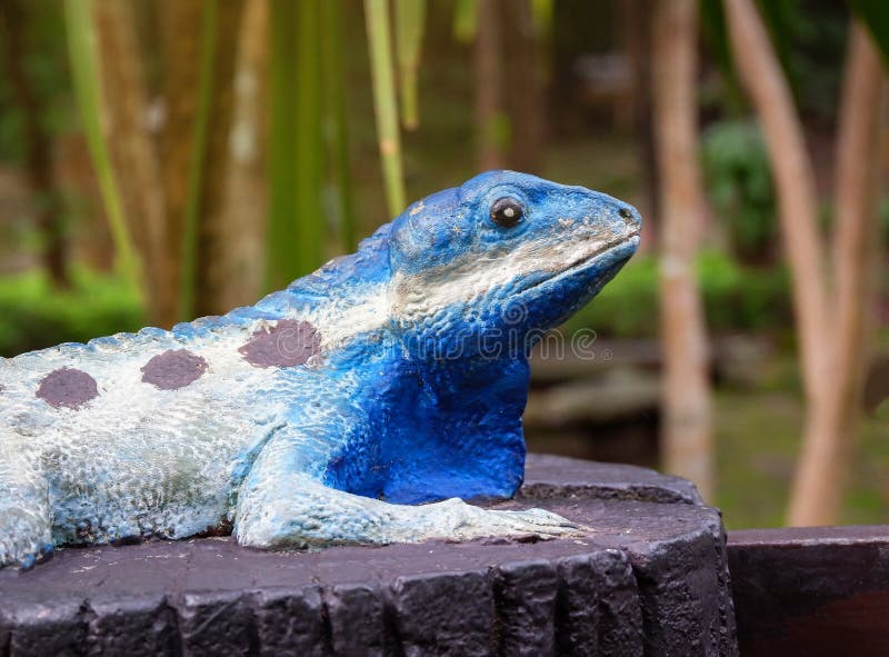 Chameleons statue stock image. Image of arboreal, lizards - 101908721