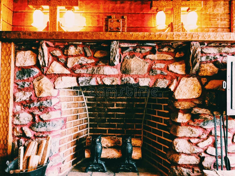 Telhas Medievais Da Chaminé Imagem de Stock - Imagem de tijolos ...