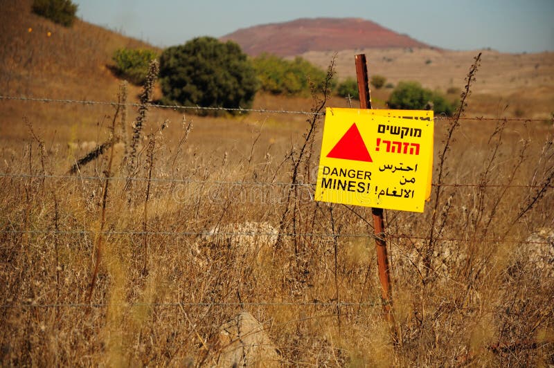Champ De Mines Dans Jordan Valley, Israël Photo stock - Image du ...
