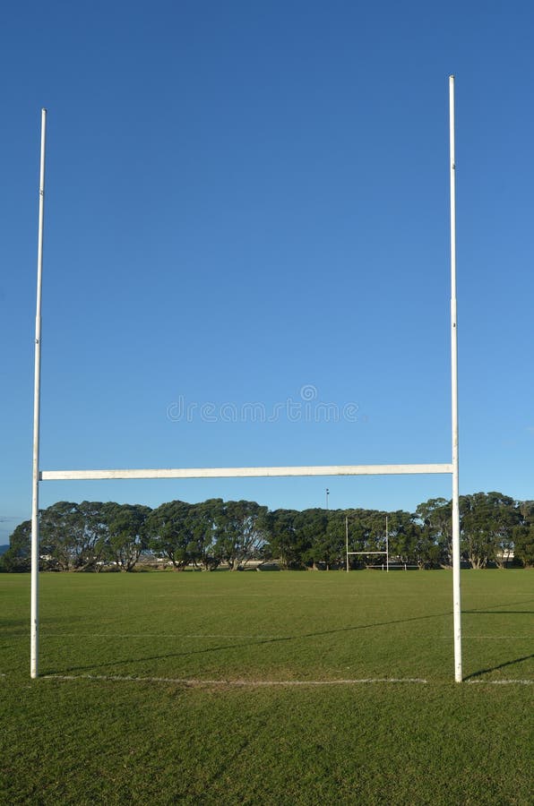 Zone et poteaux de rugby photo stock. Image du neuf, goalposts - 24178900