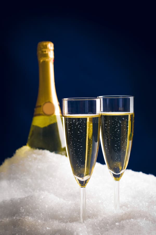 Champagne and strawberry stock image. Image of gold, alcoholic - 15126331