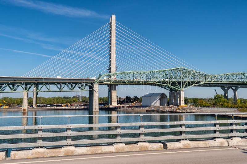 Champlain Bridge in Montreal Editorial Stock Photo - Image of building ...