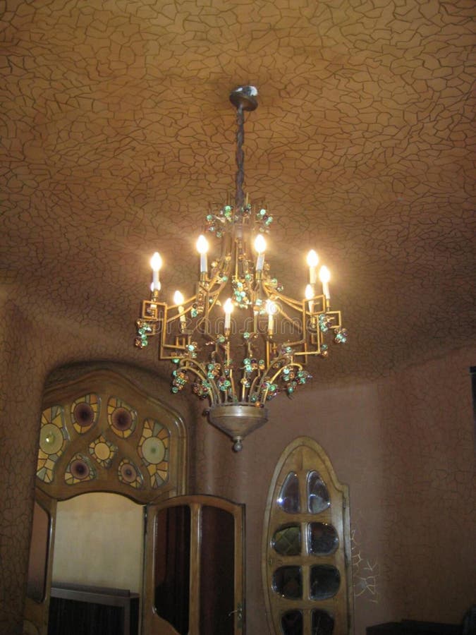 Chandelier-on-mosaic-ceiling Picture. Image: 87862645