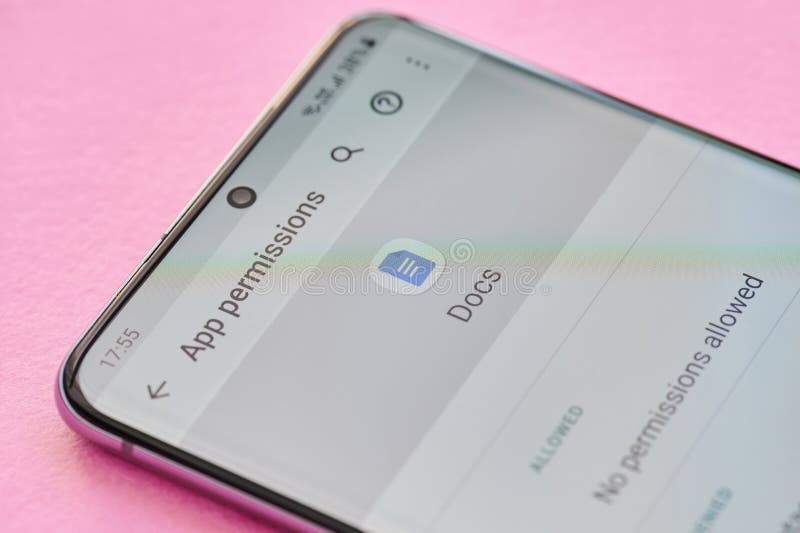 Changing Permissions Setting of Google Docs App Editorial Photo - Image of permission, phone ...