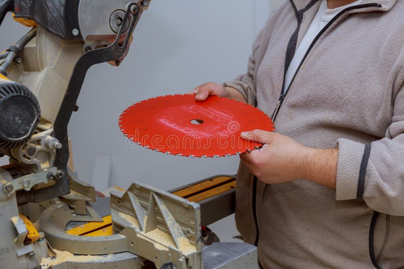 Changing Worker Saw Blade of the Main Replaceable Elements of a ...