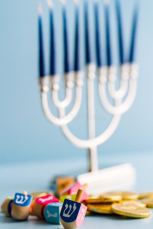Hanukkah stock foto. Image of joods, vertakt, kandelaber - 35449576